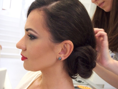 Coc spaniol în 5 paşi! Mirela Stelea te învaţă cum să te coafezi ...